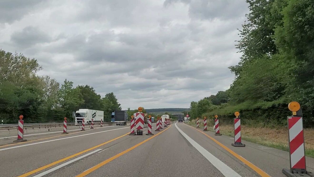 Zeichen 222: Vorgeschriebene Vorbeifahrt – Wichtige Voraussetzungen im ...